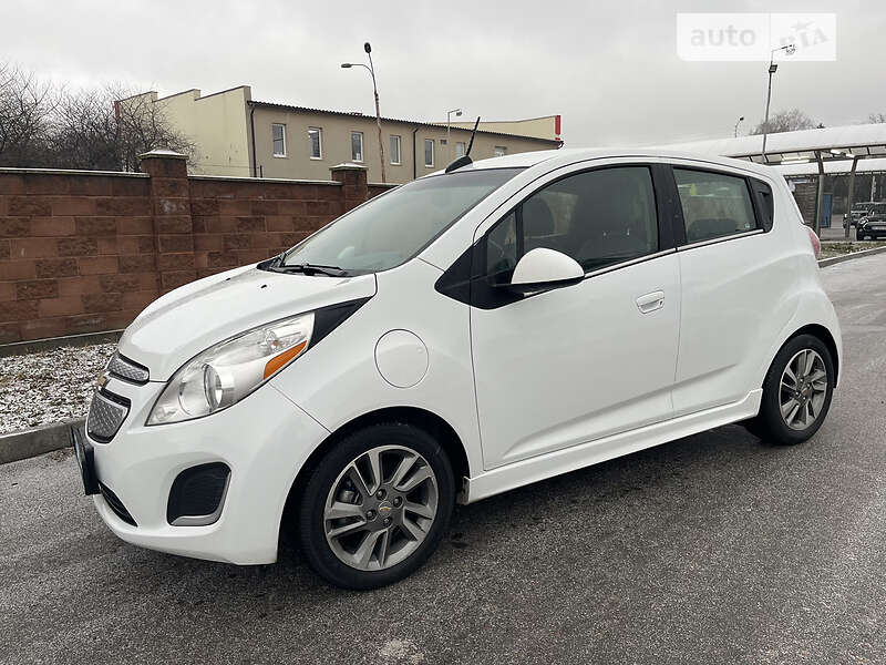 AUTO.RIA – Продам Шевроле Спарк 2015 электро хэтчбек бу в Ровно, цена ...